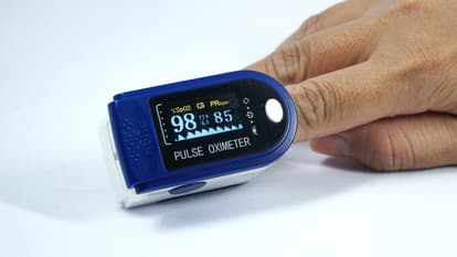 How to use a blood oxygen meter? | UK Meds
